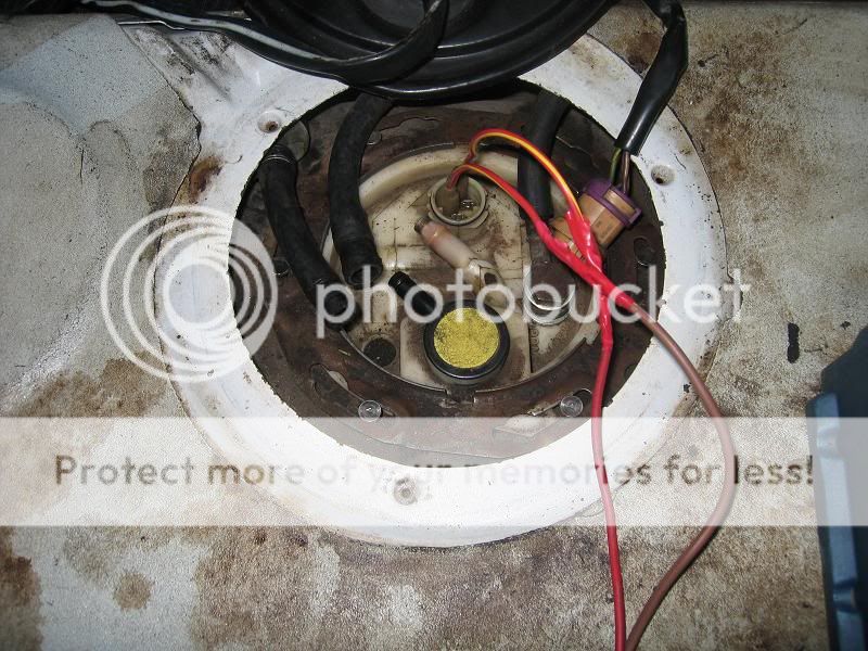 Removing an Audi 100 Fuel Pump - Also applies to other Audi Models ...