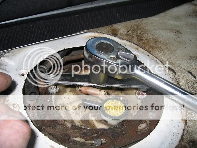 Removing an Audi 100 Fuel Pump - Also applies to other Audi Models ...